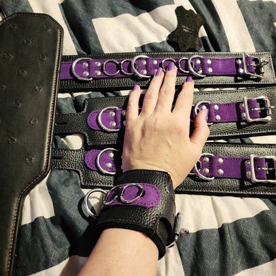 Gorgeous Black Leather SWIVEL FINGER Flogger Cat of 9 Tails - Etsy