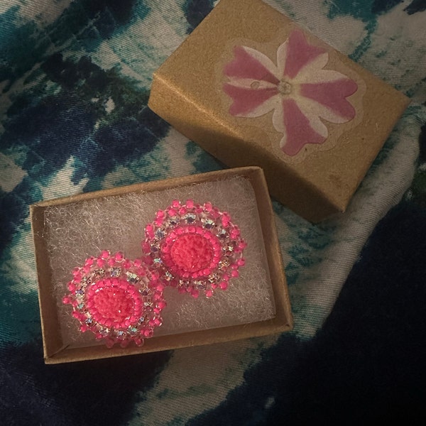 Beaded Indigenous Style Pearl Keychain - Etsy