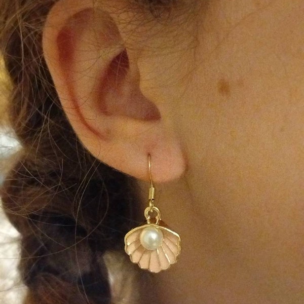 Clam Shell Earrings Ocean Inspired Jewellery Beachy Vibes Pearl ...