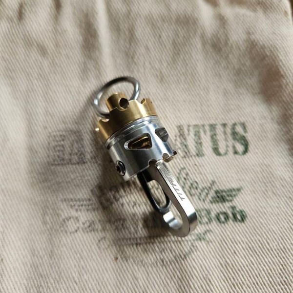 Titanium Omega Shackle / Edc Keychain - Etsy