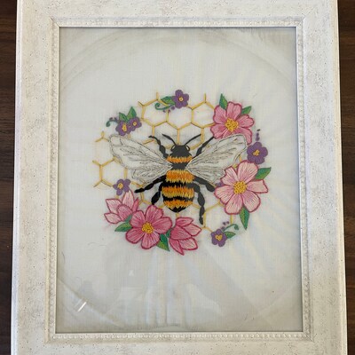 Hand Embroidery Pattern Queen Bee Digital Download PDF Complete Video ...