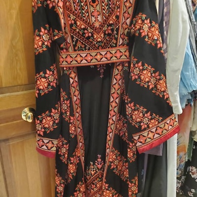 Tmen Thobe Gumbaz Kumbaz Palestinian Dabke Zaffa Wedding Dance With ...