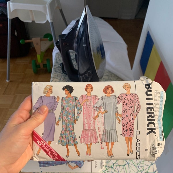 Uncut Vogue 2560, 90s Sewing Pattern, Size 8-12 Oscar De La Renta ...