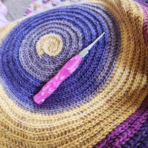 Ergonomic Crochet Hook Set in Blue Crush Resin With Interchangeable ...