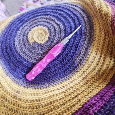 Ergonomic Crochet Hook Set in Blue Crush Resin With Interchangeable ...