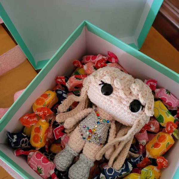 Taylor Swift Amigurumi Crochet Pattern, Funko Pop Style (PDF) - Etsy