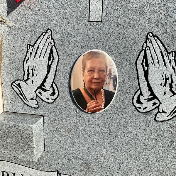 Oval Pictures for Headstones | Ceramic Headstone Photos | Porcelain ...