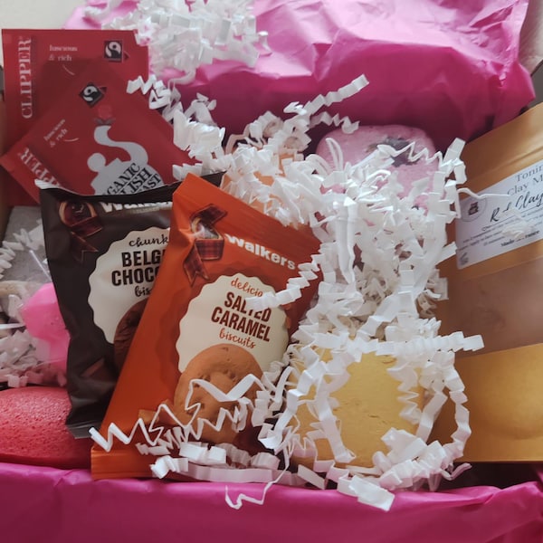 Happy 18th Birthday Hamper for Girls - Gifts for 18th - Big 18th ...