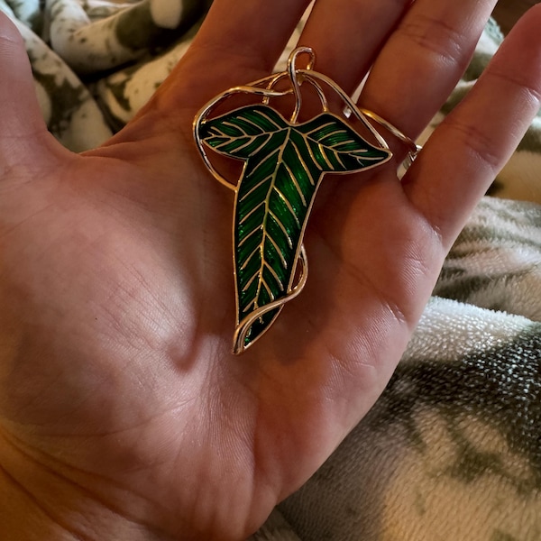 Green Enamel Ivy Leaf Pin: Silver Elf Cloak Brooch - Etsy
