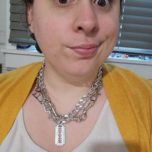 Movie Replica the Wedding Singer 'the Mrs. Robbie Hart' Necklace Julia ...