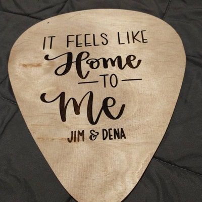 Last Name Sign, Round Initial Sign, Wedding Sign, Wedding Gift ...