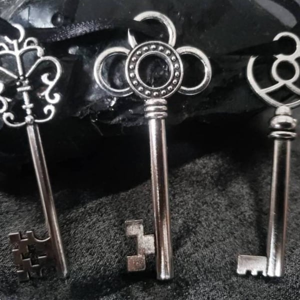 Hecate Silver 3 Key Set | Goddess Hekate | Maiden Mother Crone | Evil ...