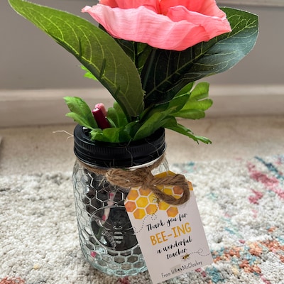 Printable Teacher Appreciation Gift Tag Template, Thank You for Bee-ing ...