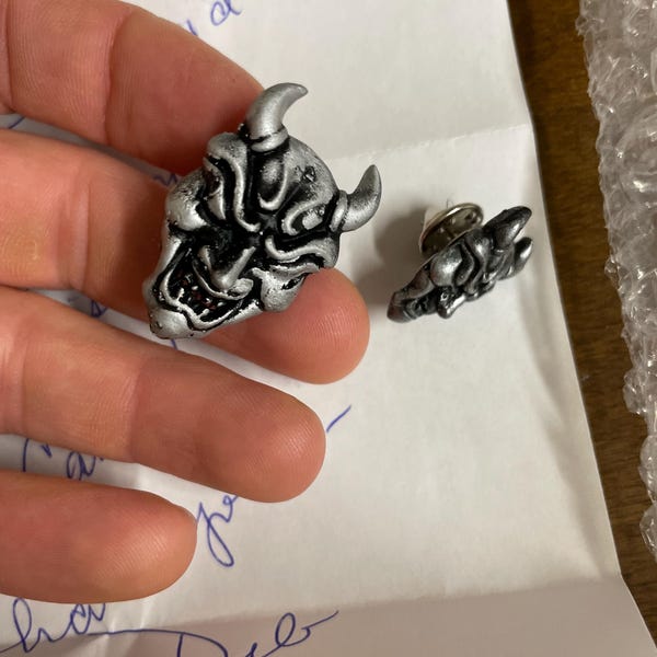 Fan Designed the Expanse Amos Oni Cosplay Pin - Etsy
