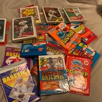 Huge Lot Of 100 Unopened Old Vintage Baseball Cards In Wax Cello Rack 