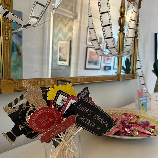 Hollywood Photo Booth Props | FULLY ASSEMBLED | Hollywood Movie Party ...