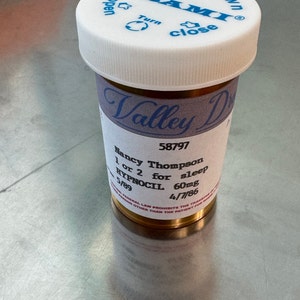 Re-animator Prop Replica Reagent Syringe - Etsy