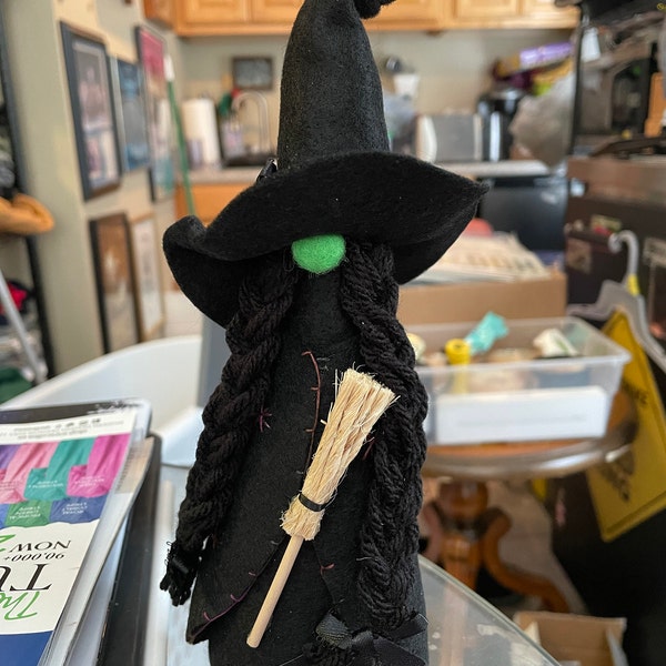 WICKED Witch Gnome, Halloween Gnomes, Wicked Gnomes, Elphaba Gnomes ...
