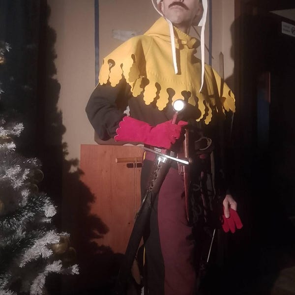 Dagged Hood With Liripipe - Woolen Medieval Hood With Cutout & Tail ...