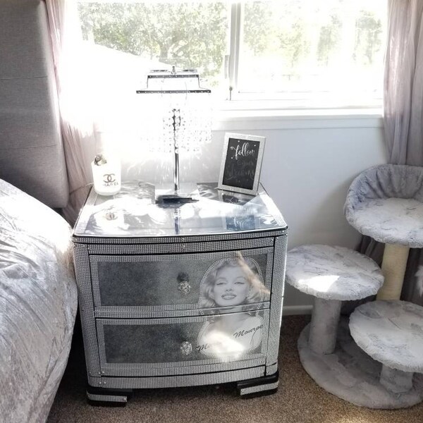 Elvis Presley - Pub Tables - Elvis Presley Decor - Marilyn Monroe ...