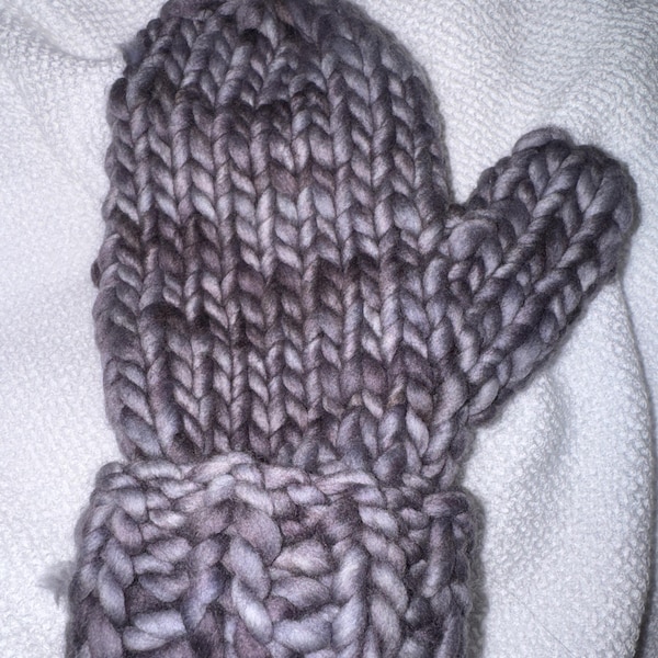 EASY BULKY MITTENS | My First Super Bulky Easy Mittens Knitting Pattern ...