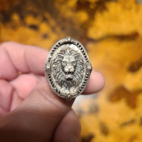 Rustic Lion Signet Ring, Mens Lion Head Ring, Leo Astrology Ring ...
