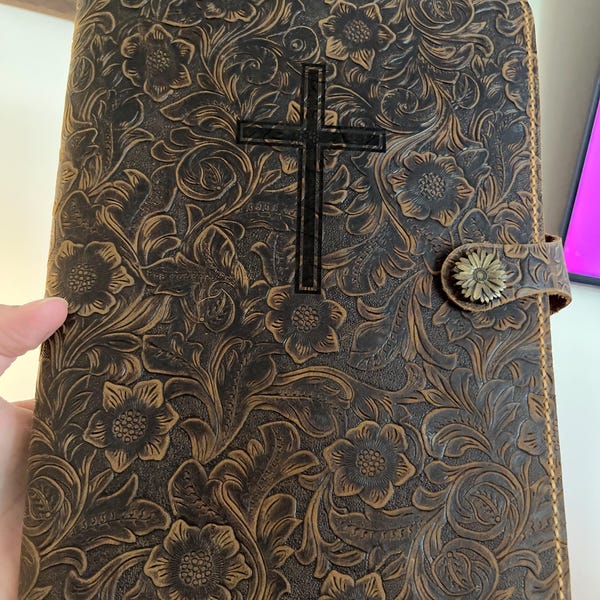 Embossing KJV Holy Bible Cover , Custom Leather Holy Bible Book Case ...