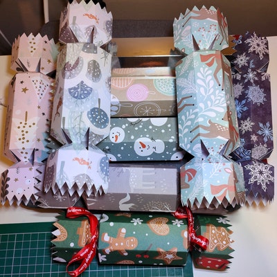 Cracker With Scalloped Edge SVG, Christmas Cracker Template, Cracker ...