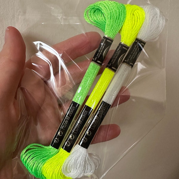 Bothy Threads XHD39 Wrendale Designs Christmas Donkey Cross Stitch Kit ...