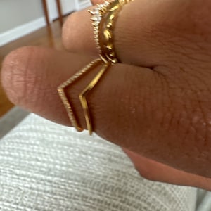 Curve Ring Set by Caitlynminimalist Set of 2: Diamond Chevron Ring ...