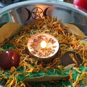 Moon Magick Witches Altar Tin, Witchcraft Kit for Manifestation ...