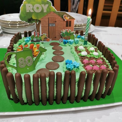 Pink Gin Cake Topper Rose Gold Name and Age Alcohol Cocktail - Etsy UK