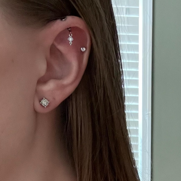 Dainty F136 Titanium 16G Lena Screw Flat Back Vertical Helix Piercing ...