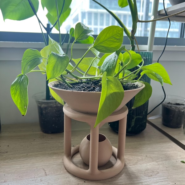 The FUNNEL Planter With Stand and Water Catch for Indoor House Plants ...