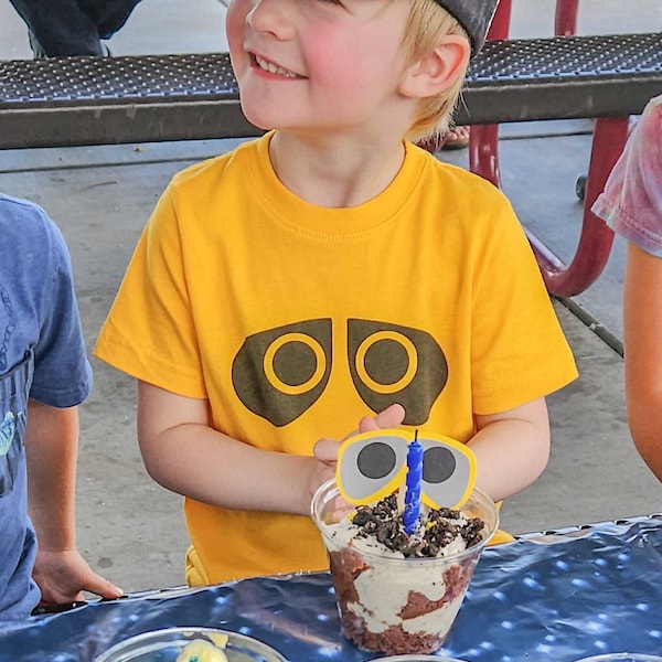 Wall-e, Eve, Plant in the Boot, MO, and Cockroach Disney Shirts, Wall-e ...