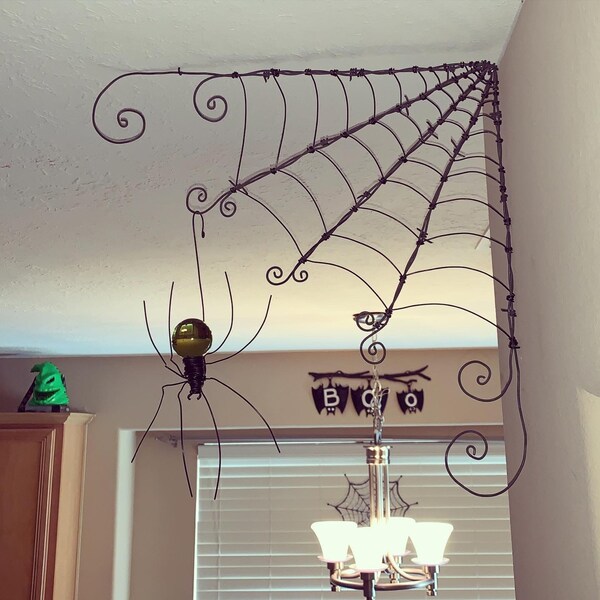 18" Barbed Wire Corner Spider Web With Green Spider - Etsy