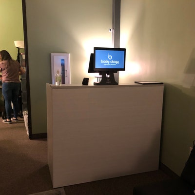 Zero Custom Reception Desk 4 Ft to 5ft - Etsy