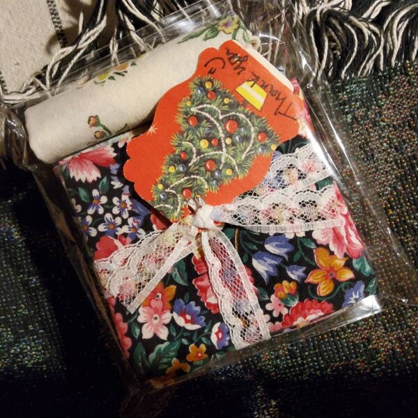 8 Red Floral Fabric Scraps Calico Cotton 9x11 Pieces Quilting Sewing ...