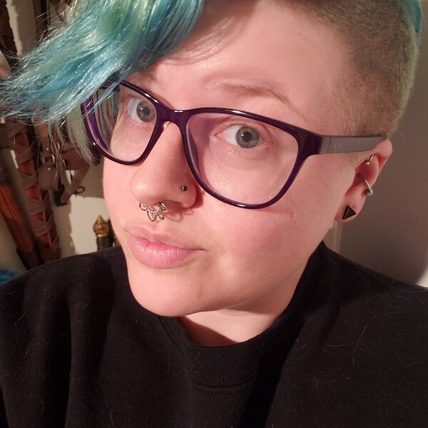 Implant Grade Titanium Silver Blue Gem Septum Clicker, Front Gem Nose ...
