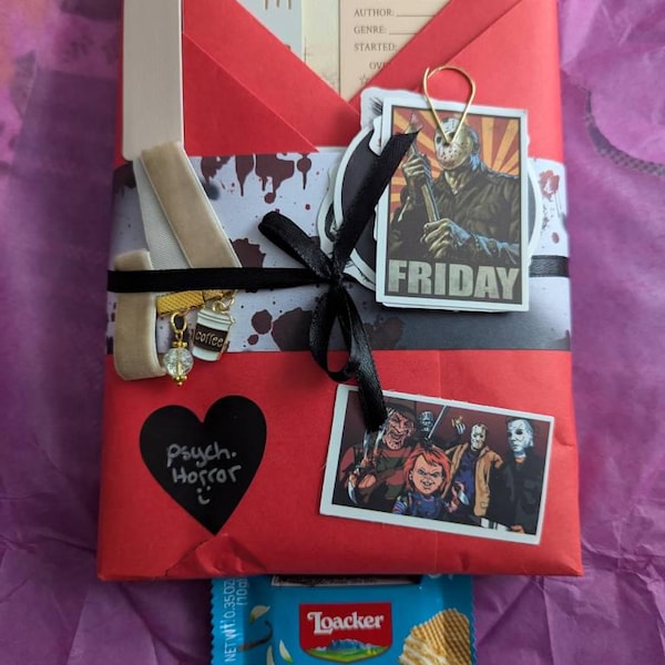 Blind Date With a Horror Book: Spooky Bookish Accessories Gift Set - Etsy