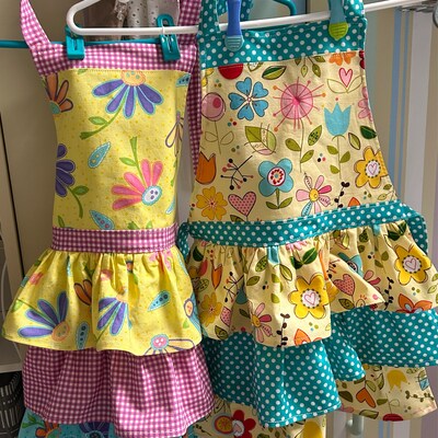 GIRLS APRON Pattern , Little Girls Ruffle Apron, Four Sizes Included to ...