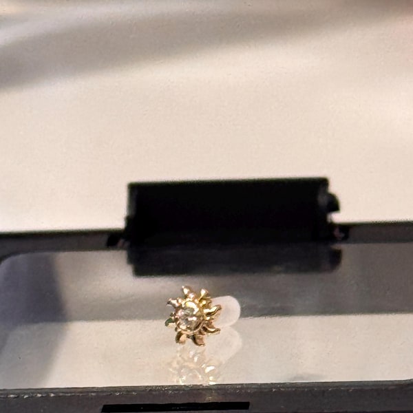 14K Gold Flower Threadless Push Pin Labret Stud/cartilage Earring ...