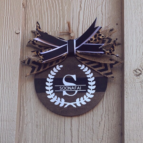 Laurel Wreath Monogram Vinyl Decal - Personalized Car Decal - Etsy