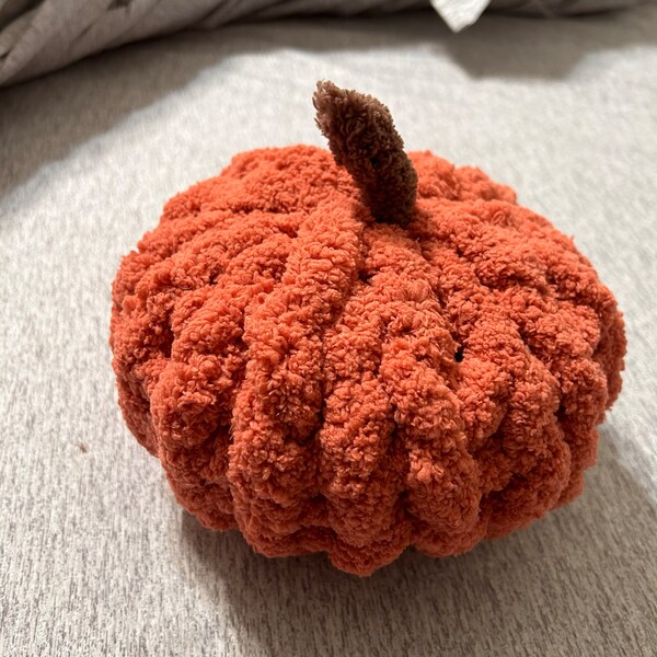 Chunky Knit Pumpkin Video Tutorial/pattern, Learn How to Finger Knit ...