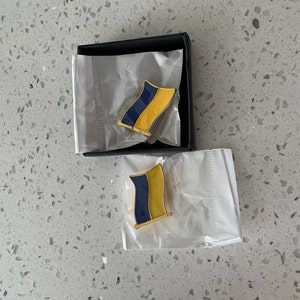 Ukraine Flag Pin, Ukrainian Flag Button, Stand With Ukraine Support ...