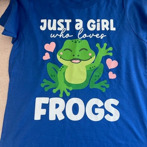 Cute Frog Shirt, Just A Girl Who Loves Frogs Shirt, Frogs Lover Tees, Unisex Frogs T Shirts ...