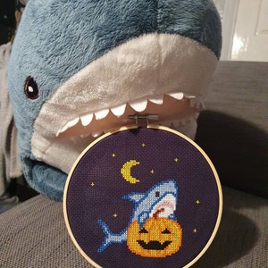 Biting Booth Shark Cross Stitch Pattern PDF - Etsy