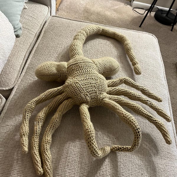 Facehugger Crochet Pattern - Etsy