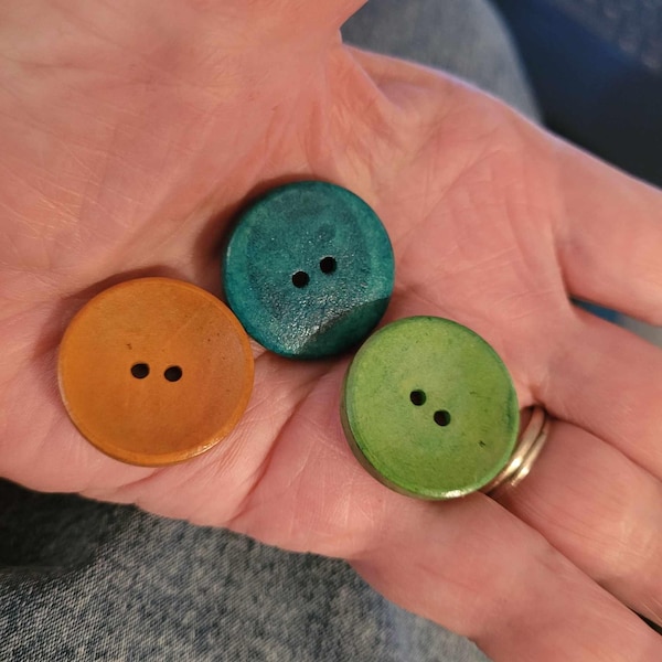 British Themed London Wooden Buttons X 9. Round Wooden Buttons in 2 ...