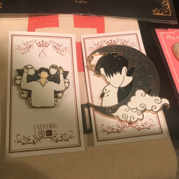 BTS Taehyung V Singularity Enamel Pin - Etsy